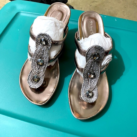 Two Lips | Shoes | Sandals | Poshmark